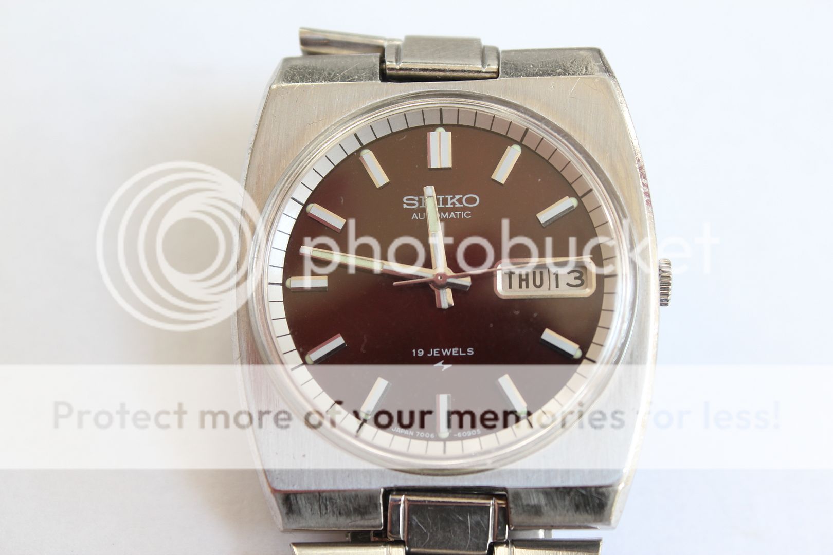 FS: SEIKO 7006-6000 with red dial and original strap @ £33 delivered ...