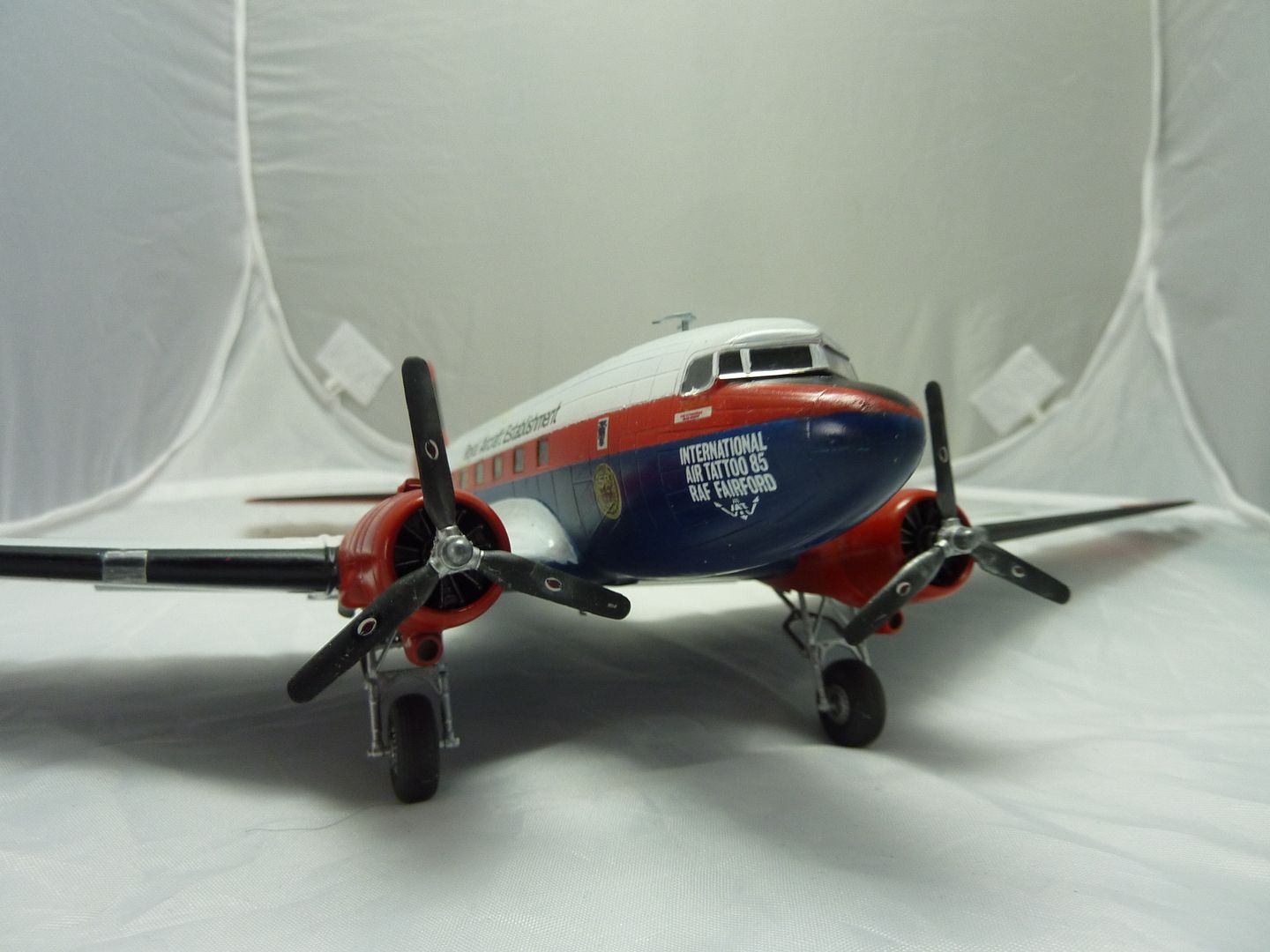 1:72 ertl DC-3 dakota raspberry ripple - Ready for Inspection ...